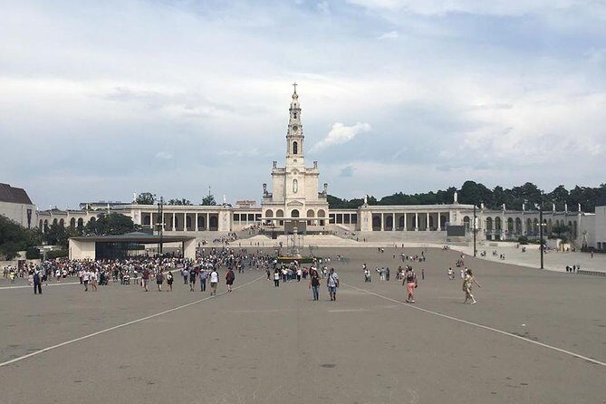 Divine Fátima Full Day Private Tour from Lisbon - Transportation & Comfort