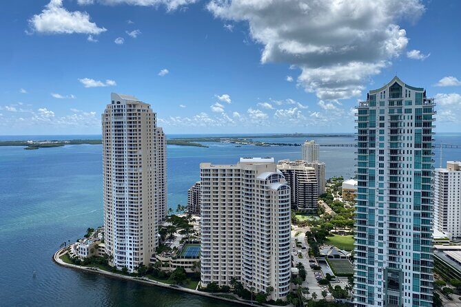 Double Decker City tour & 75 Min Miami Cruise Millionaire homes - Exploring the Cultural and Culinary Flavors: Little Havana and the Design District