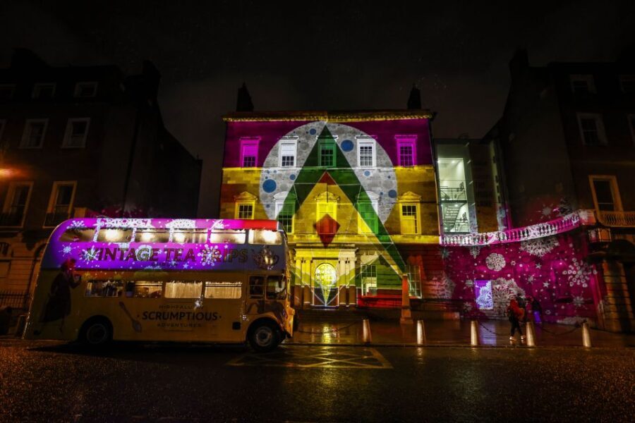 Dublin: Christmas Lights Festive Bus Tour with Afternoon Tea - Exploring Dublin’s Christmas Lights from the Comfort of a Vintage Bus