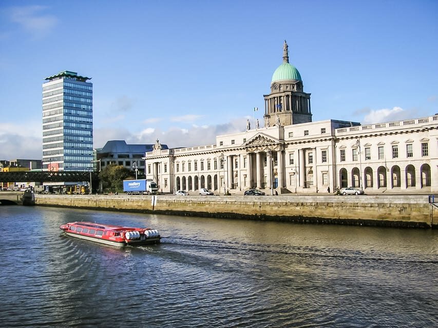 Dublin: River Liffey Sightseeing Cruise - The Experience: From Commentary to Atmosphere