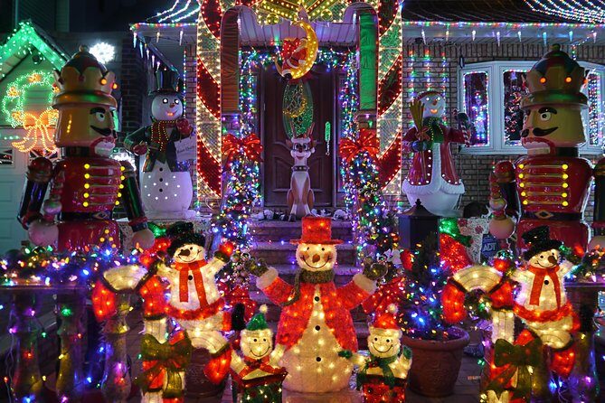 Dyker Heights Brooklyn Christmas Lights Tour - Transportation & Group Size