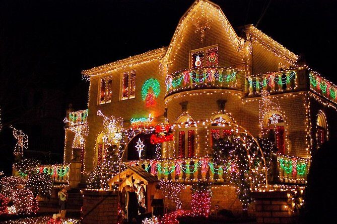 Dyker Heights Christmas Lights and NYC Skyline View Bus Tour - Key Points