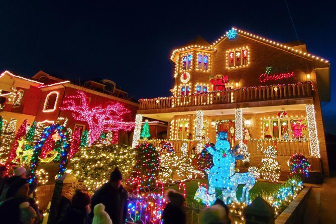 Dyker Heights Christmas Lights Guided Tour - Transportation and Practicalities