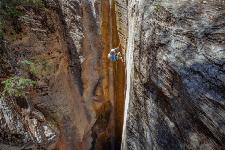 East Zion: Stone Hollow Full-day Canyoneering Tour - The Guides: Your Key to a Safe and Enjoyable Day