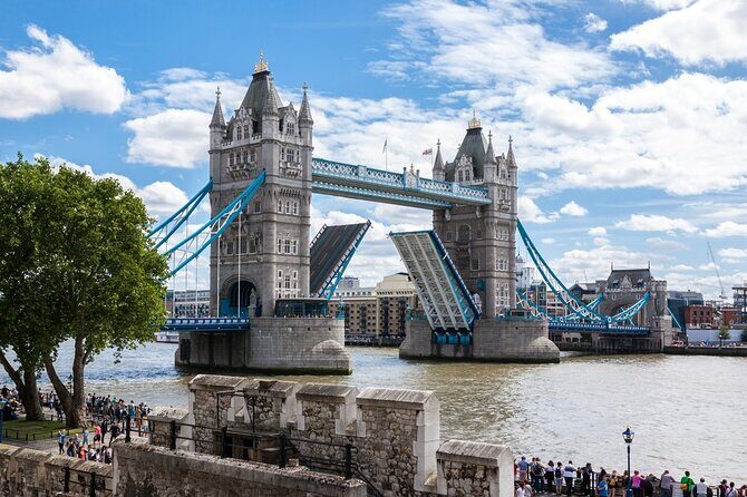 Easy Access Tower Bridge and Engine Room & Scenic Thames Cruise - Stop 2: Thames River Cruise