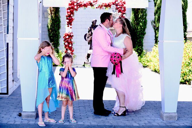Elvis Chapel Wedding and Vow Renewal - Why This Experience Works for Different Travelers