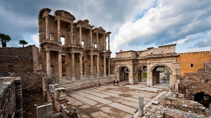 Ephesus and Pamukkale 2-Day Tour with Flights from Istanbul - Day 2: Pamukkale and Hierapolis — Nature’s Winter Wonderland