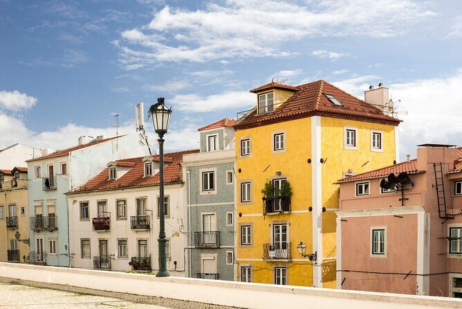 Essential Lisbon Highlights Walking Tour - What’s It Like Walking With the Guides?