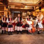 Evening Folk Show, singing, dancing and delicious food! - Who Will Love This Tour?