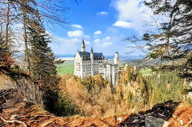 EXCLUSiVE SKIP-THE-CROWDS Neuschwanstein and Linderhof Castle Tour from Munich INCL. TICKETS - Who Is This Tour Best For?