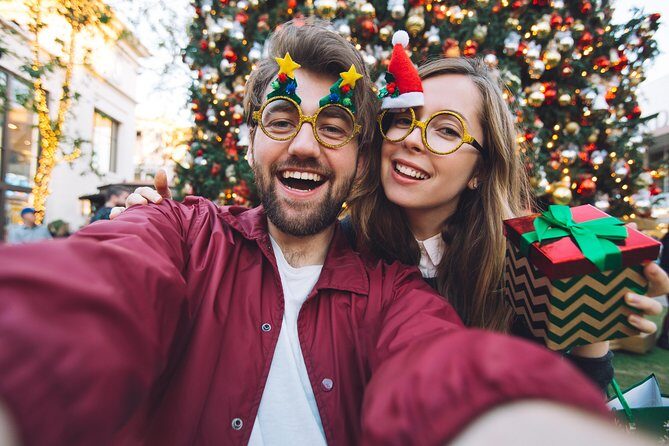 Experience the season with a scavenger hunt in Omaha with Holly Jolly Hunt - How Does It Work?