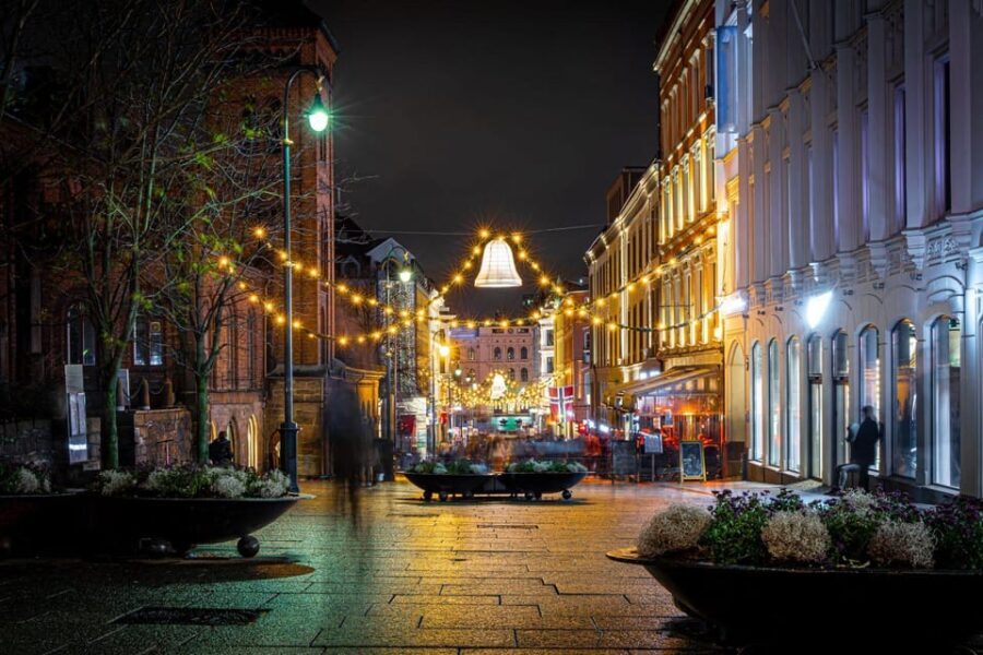 Fabulous Christmas Journey in Oslo  Walking Tour - Stop 1: Frogner Park Guided Walk (21 Minutes)