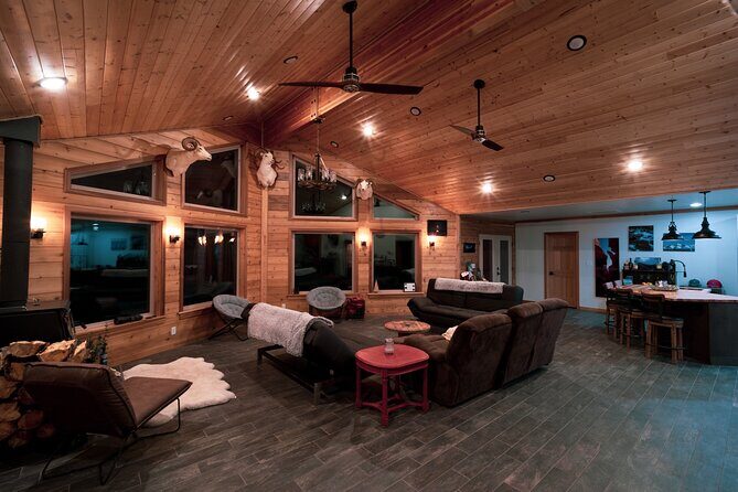 Face The Outdoors Northern Lights Tour Small Group - The Allure of the Setting: Why the Lodge Matters