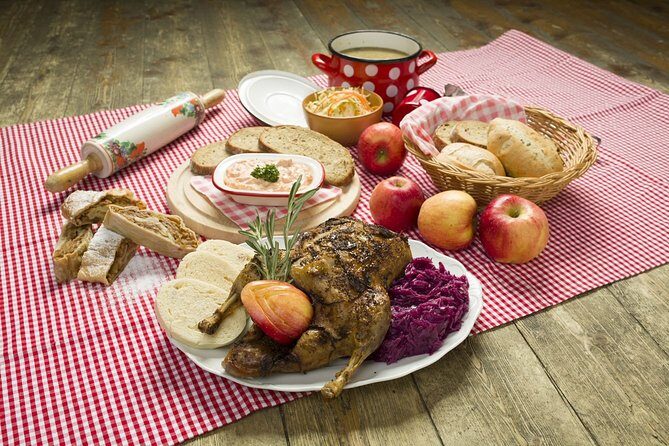 Folklore Dinner with Unlimited Drinks 4course Menu - Is It Worth the Price?