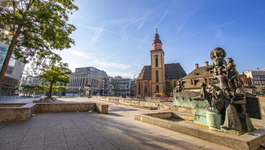 Frankfurt: Capture the most Photogenic Spots with a Local - Authentic Stories Behind the Landmarks