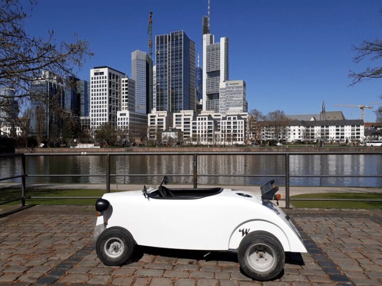 Frankfurt: Hotrod Sightseeing Tour - Why It’s Worth the Price