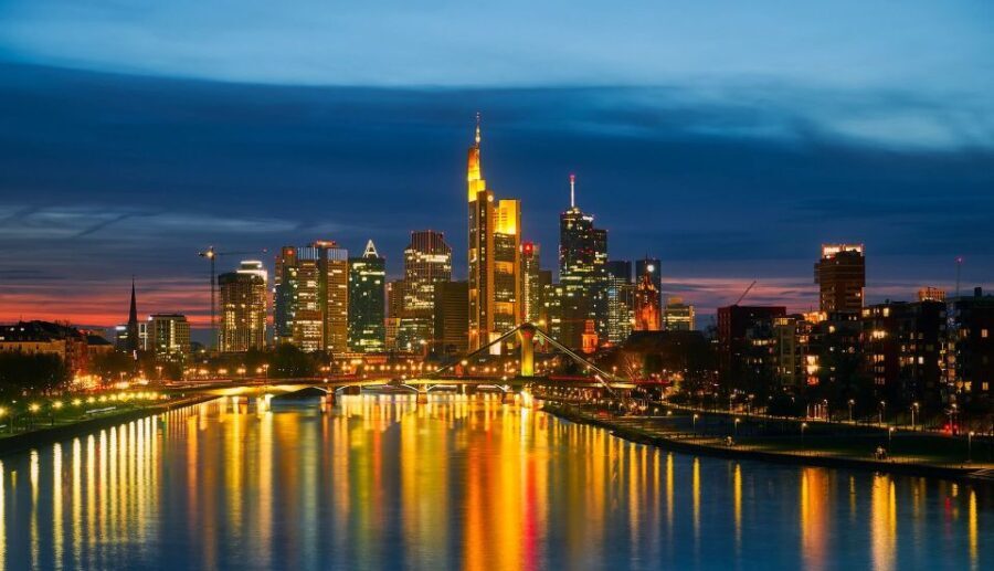 Frankfurt: Private City Center Sightseeing Walking Tour - Who Should Consider This Tour?