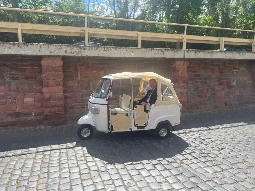 Frankfurt: Private Sightseeing Tour in Retro Ape Calessino - Transportation and Group Size
