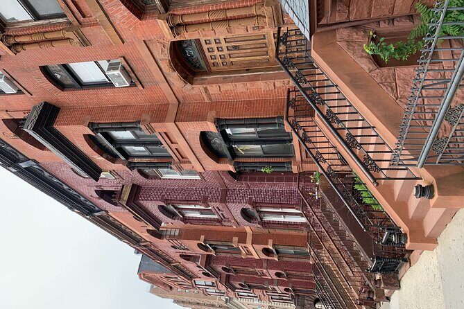French Tour of the Bronx - Grand Concourse: A Historic Avenue with a Modern Twist