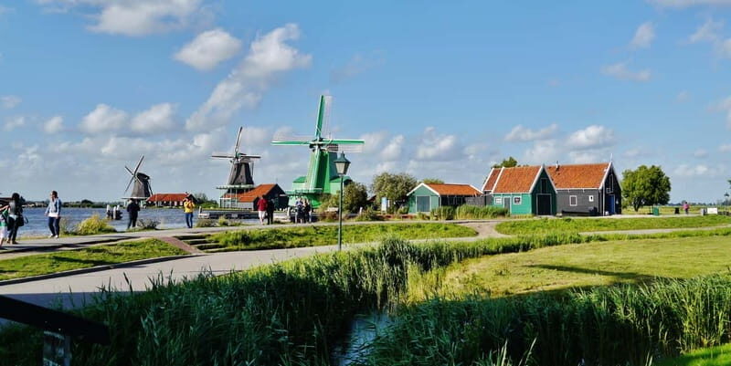 From Amsterdam: Zaanse Schans, Volendam, Marken Private Tour - Top Highlights of the Tour