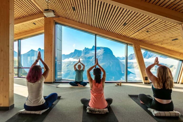 From Åndalsnes: Yoga on Nesaksla Mountain and Gondola Ticket - Arrival at Eggen Restaurant and the Yoga Class