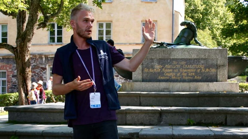 From Helsinki: Ferry Ride to Suomenlinna & Walking Tour - What Makes This Tour Stand Out?