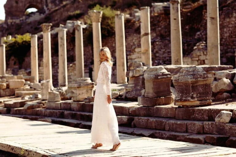 From Izmir: Ephesus Ancient City Day Tour w/Lunch - A Reflective Moment at the House of Virgin Mary