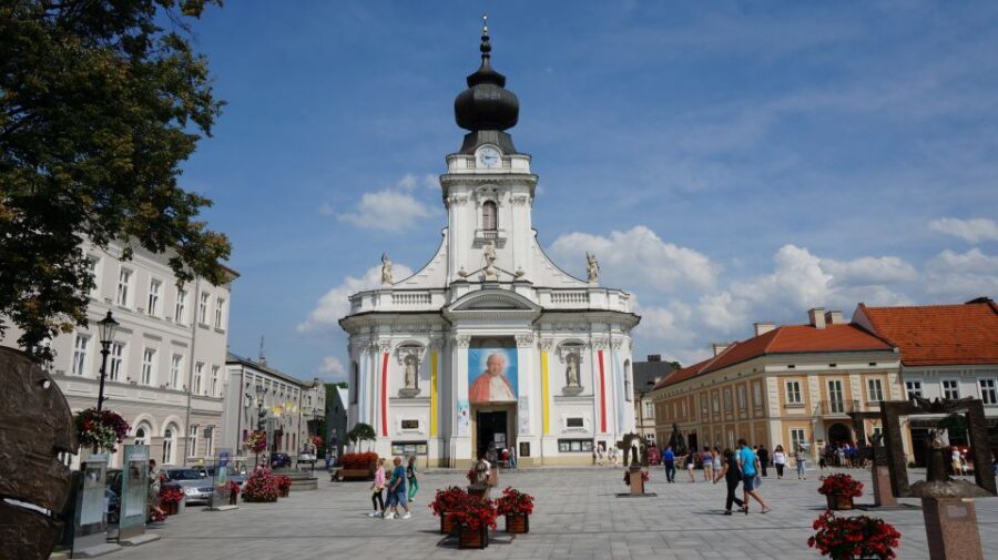 From Krakow: Full-Day Wadowice & Czestochowa Tour - The Practical Side: What to Expect