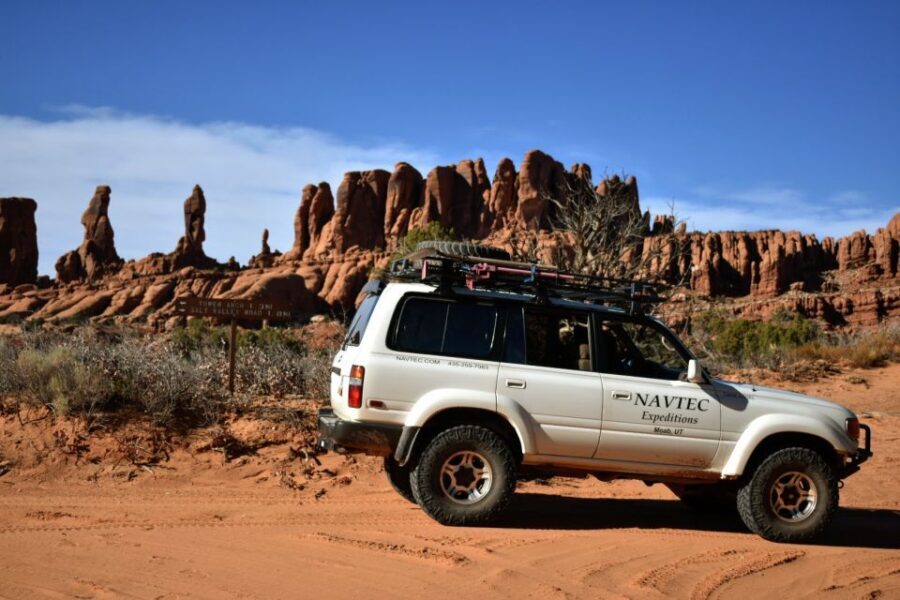 From Moab: Arches National Park 4x4 Drive and Hiking Tour - Analyzing the Value