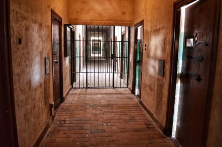 From Munich: Dachau Memorial Site Tour in Spanish - The Value of the Experience