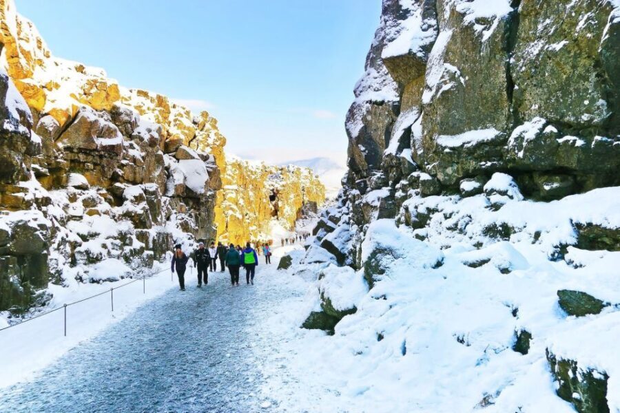 From Reykjavik: Golden Circle and Northern Lights Tour - The pros and cons: What travelers appreciate—and what to consider