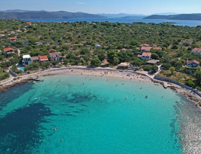 From Trogir/Split: Islands Bra, olta & Blue lagoon - What Makes This Tour Stand Out?