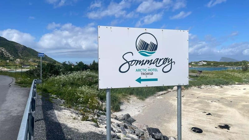 From Tromsø: Sailing Kayak at Sommarøy, incl. lunch & sauna - Discover the Arctic from the Water: An Overview