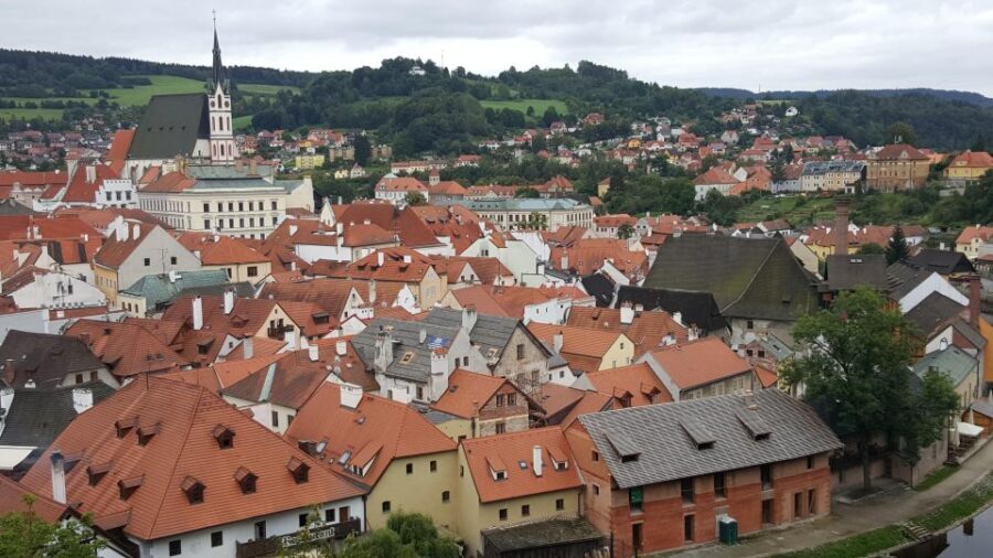 From Vienna: Cesky Krumlov Small Group Day Trip - Heading into Cesky Krumlov