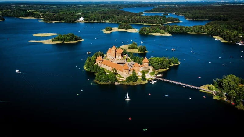 From Vilnius: tour to Trakai with kybynai tasting - The Highlight: Kybynai and Local Cuisine