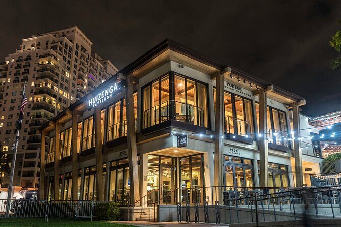 Ft Lauderdale Ghosts Boos and Booze Haunted Pub Crawl - The Guide’s Role and Guest Experience