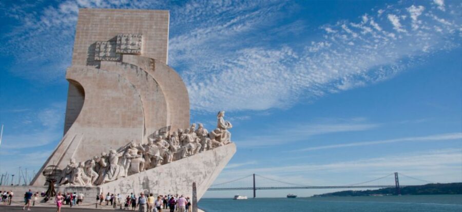 Full city of Lisbon on board of a private car - The Itinerary: A Well-Planned Journey