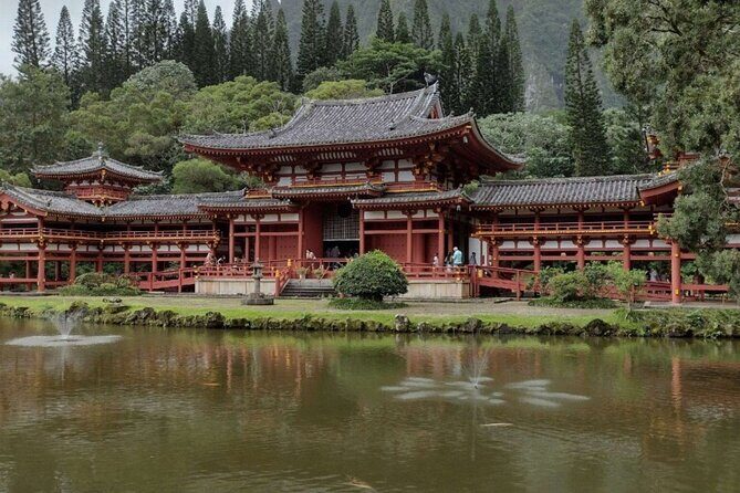 Full Day Oahu Tour with Byodo Temple & Waimea Waterfalls - Exploring the Full Day: What to Expect