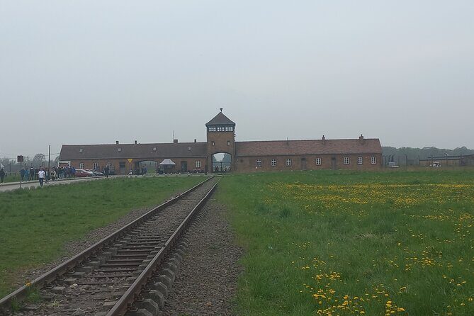 Full-Day Tour From Warsaw to Auschwitz (guided) and Krakow by car - Who Is This Tour Perfect For?