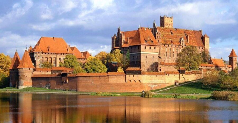 Gdansk: Malbork Castle & Westerplatte Tour with Local Lunch - Why This Tour Works Well for Travelers