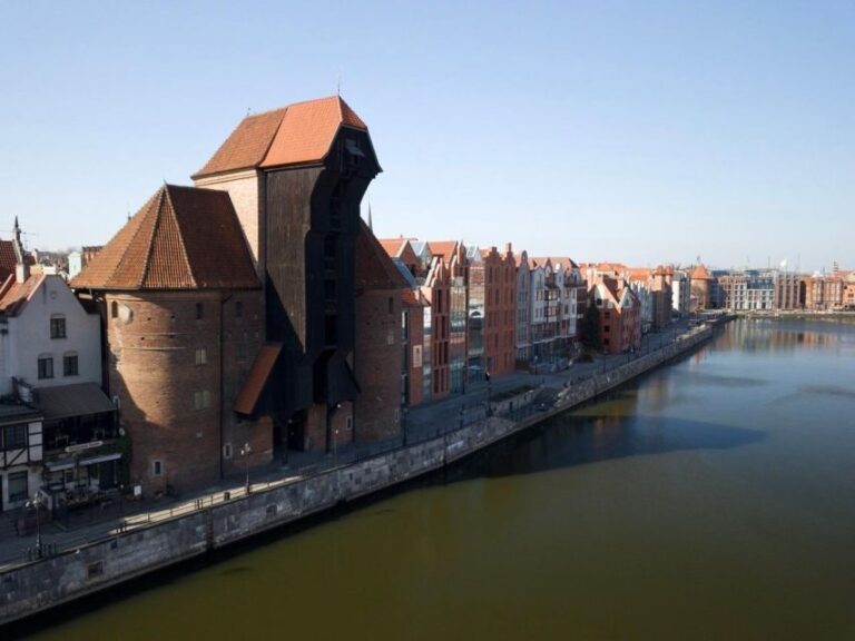 Gdansk: Private Old Town Tour - Authentic Insights from Past Travelers