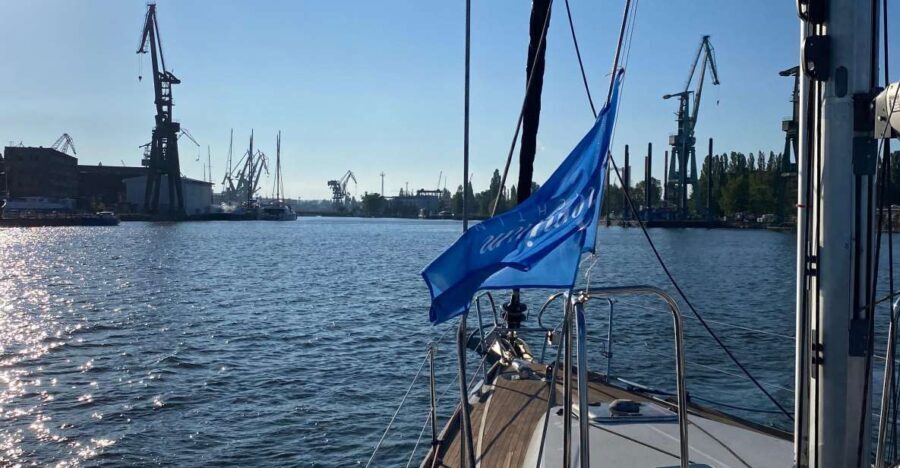 Gdask: Motlawa and Port yacht cruise with Welcome Drink - Wrapping Up