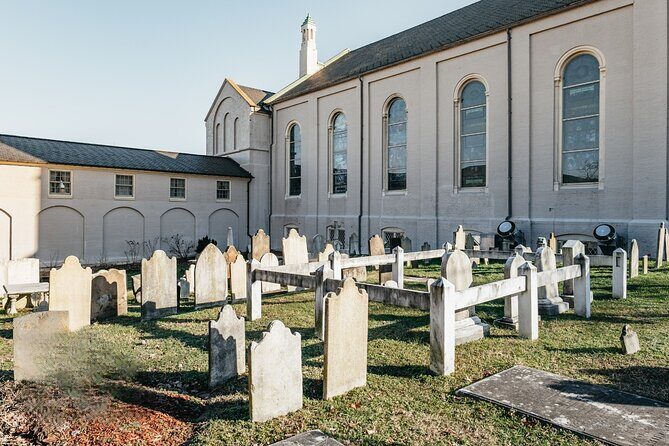 Ghosts of Fredericksburg, Virginia: A Self-Guided Walking Tour - Why this tour works for different travelers