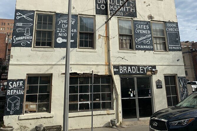 Ghosts of Savannah Self-Guided Haunted Audio Tour App/EMF Reader - What to Expect at Each Stop