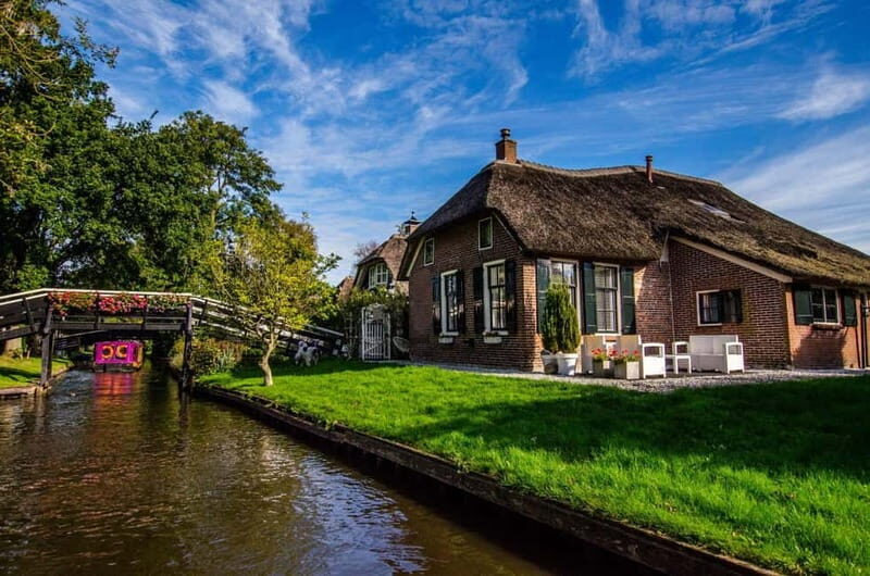 Giethoorn: Canal Cruise & lake Tour & Sightseeing Village - The Itinerary Breakdown