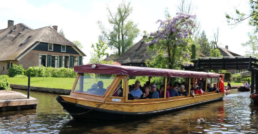 Giethoorn: Village & National Park Canal Cruise with Coffee - Who Is This Tour Best For?