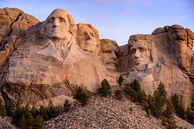Grand Teton, Yellowstone, Devils Tower and Mount Rushmore 7-day Tour - Transportation, Timing, and Group Size