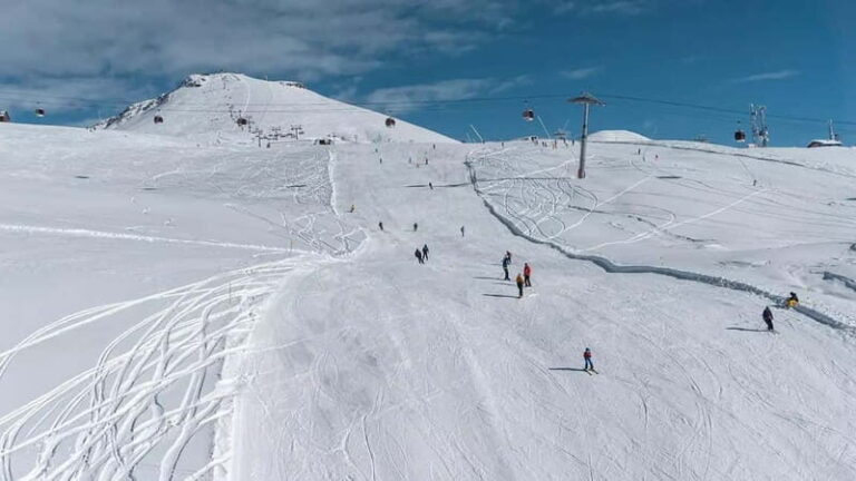 Gudauri: Individual and Group Ski Lesson - The Scenic and Practical Aspects of Gudauri