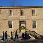 Guided Colonial Christmas Tour in Williamsburg - Group Size, Comfort, and Practicalities