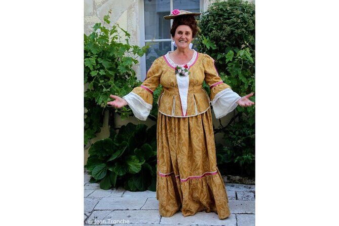 Guided tour of La Rochelle The splendor of merchants in the 18th century - What Sets This Tour Apart